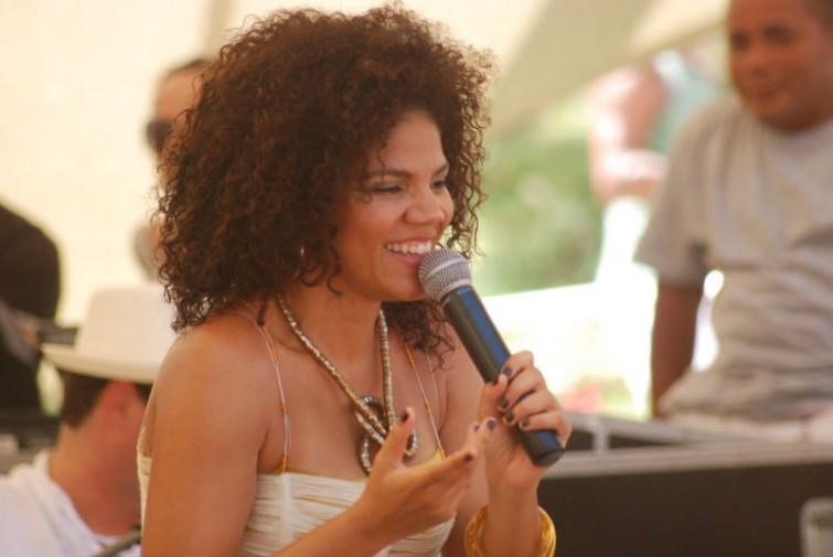 Juliana Ribeiro mostra Preta Brasileira no verão de Salvador - Geledés