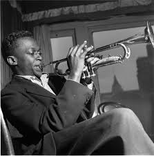 Miles Davis é eleito o maior artista de jazz de todos os tempos