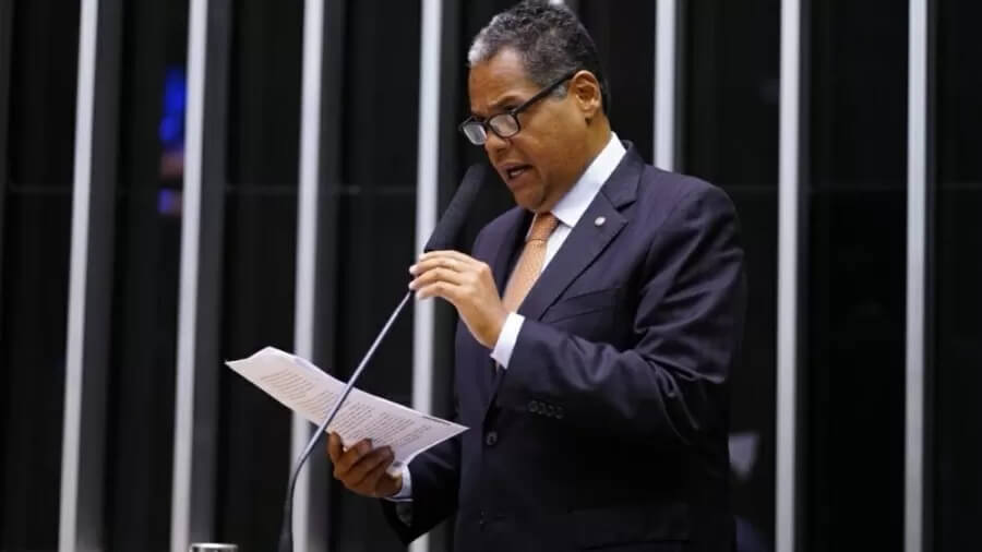 Câmara aprova criação de bancada negra com cadeira entre líderes - Geledés